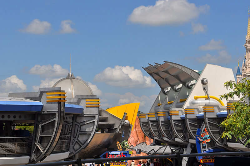 Tomorrowland – Guide to the Magic